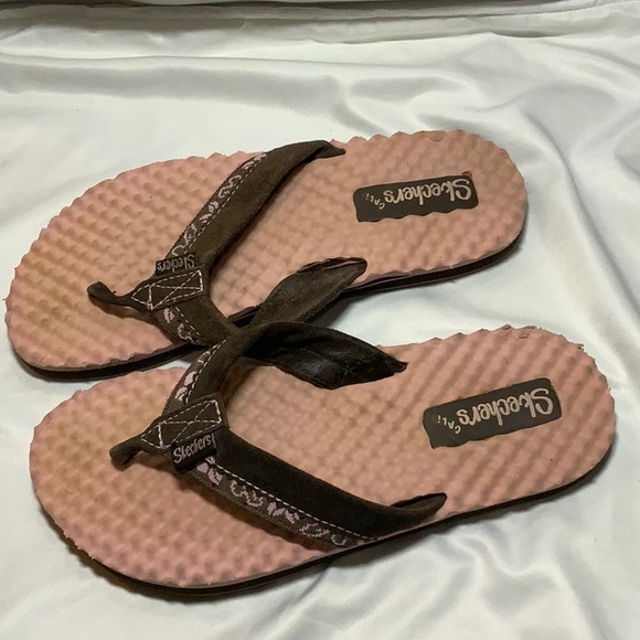 Skechers | Shoes | Skechers Leather Thong Flip Flops Pink And Tan Size ...